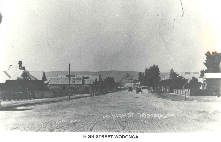 Photograph - High Street Wodonga, looking south, Thomas Bonsema, c1916