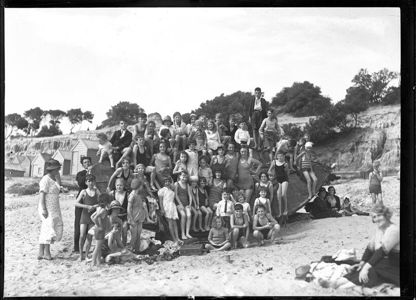 Photograph, Bull, Hugh Jones, 1897-1993, Group visit to beach